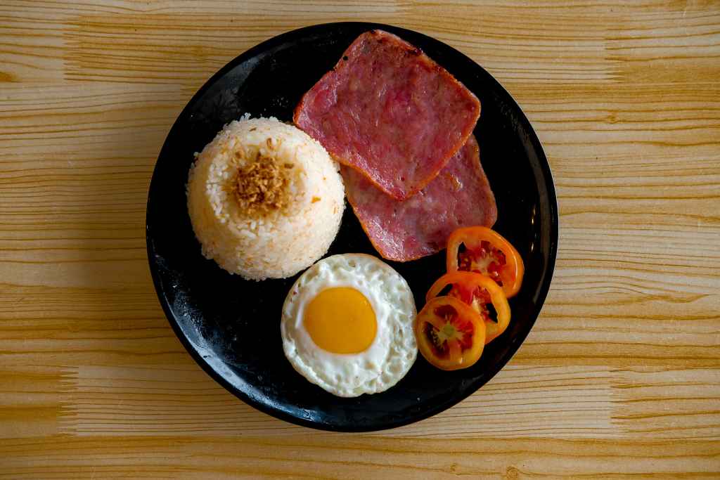 Queen’z Tapsi and Pares menu in Hermosa | ordermo